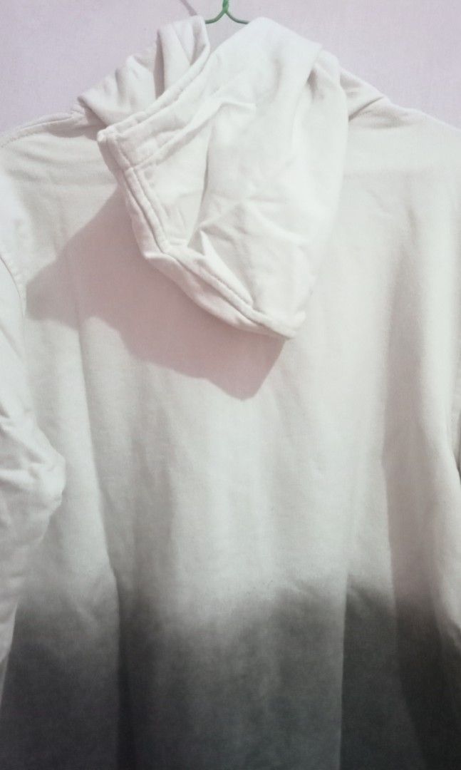 Jaket Hitam Putih, Fesyen Wanita, Pakaian Wanita, Lainnya di Carousell