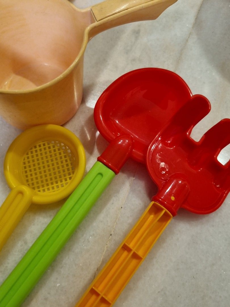 Kids Beach Set (pails, spades etc), Babies & Kids, Infant Playtime on ...