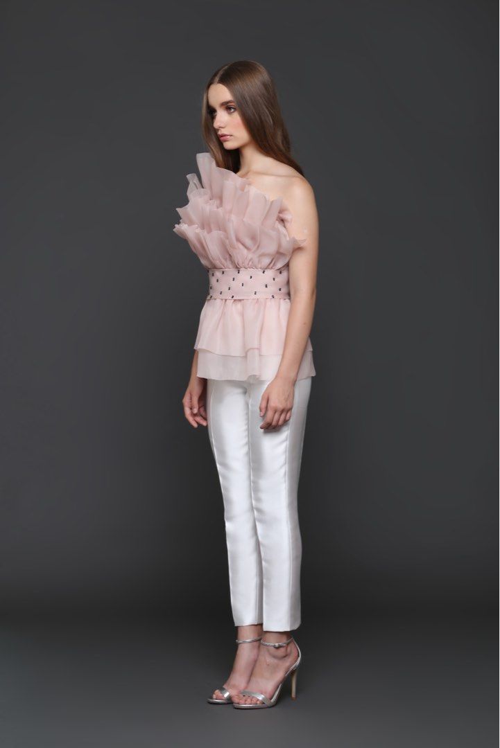 KRINOU Corra Top Nude Size S, Fesyen Wanita, Pakaian Wanita, Atasan di Carousell