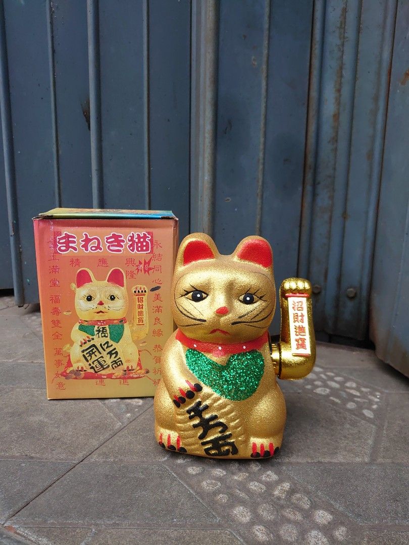 Kucing hoki maneki neko, Antik, Pajangan di Carousell