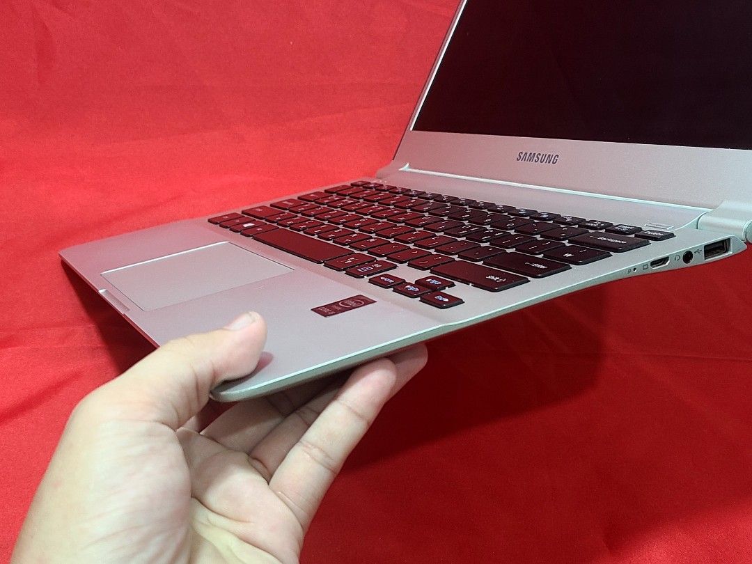 Laptop samsung intel Core i5 5th gen 4gb ram 240gb ssd 13 inches slim ...