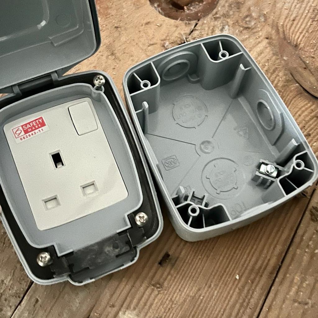 MK Brand 13A -15A SSO (Weatherproof Socket), TV & Home Appliances ...