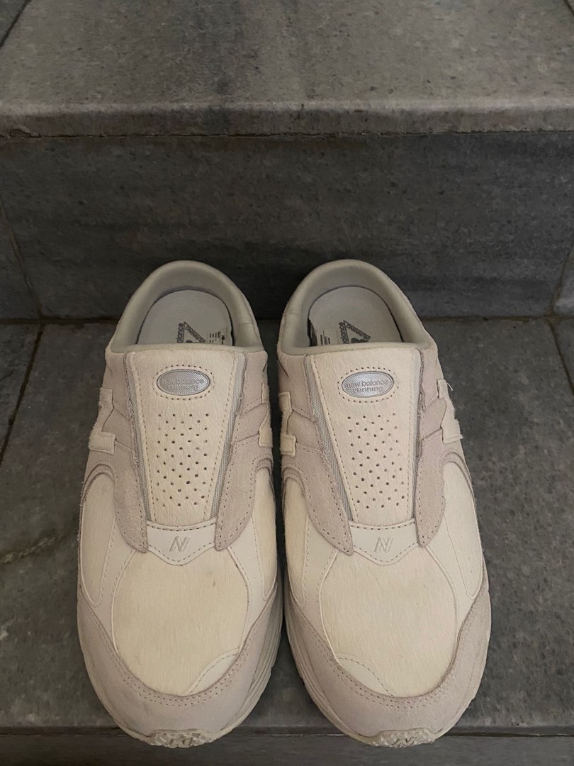 Nb slipon 2002r, Fesyen Pria, Sepatu , Sneakers di Carousell