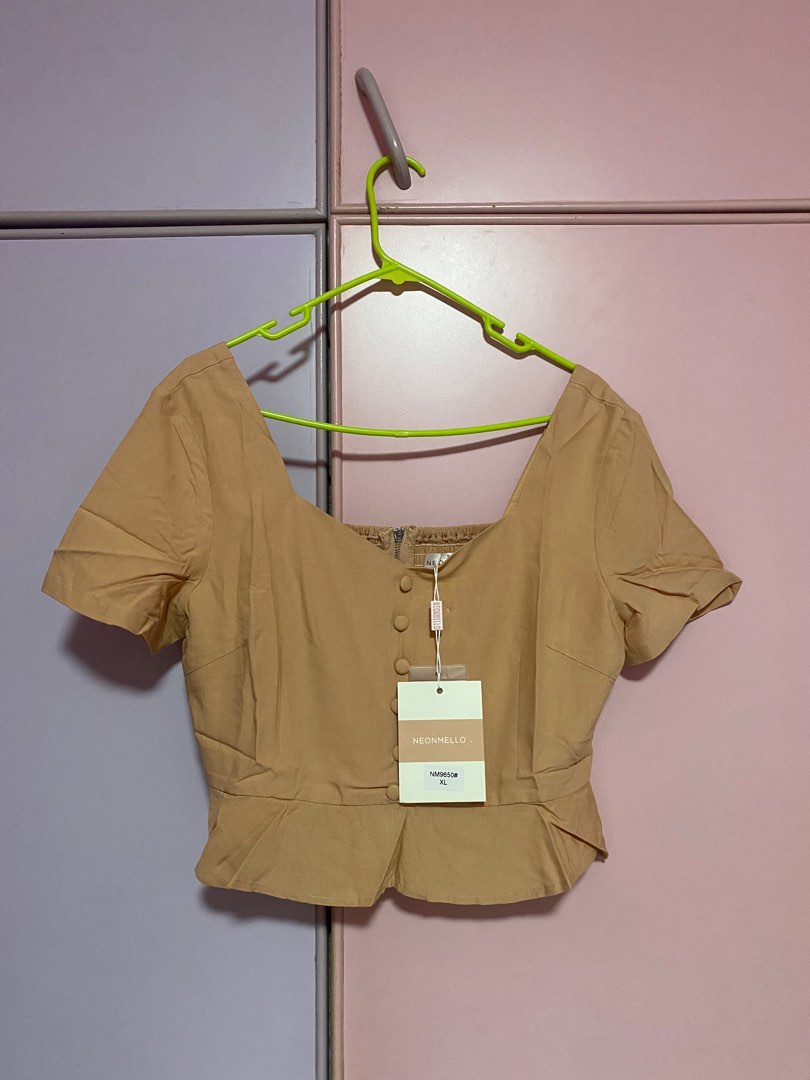 Neonmello crop top, Women's Fashion, Tops, Blouses on Carousell