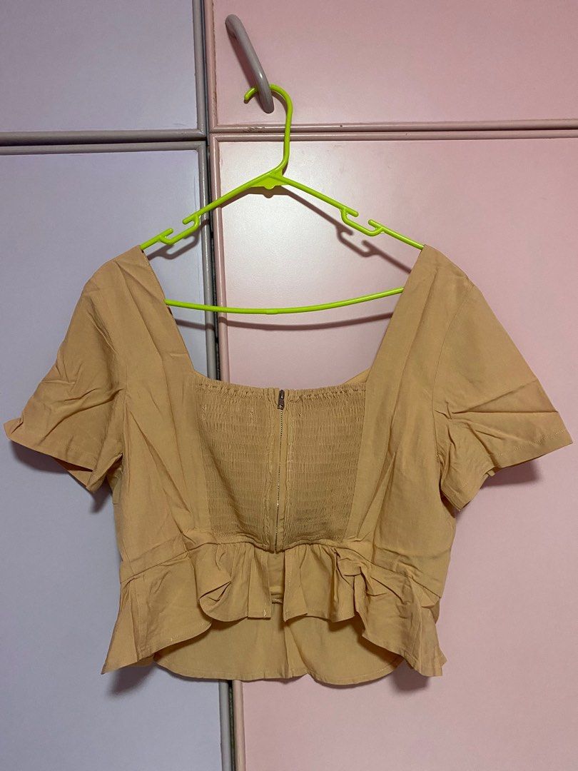 Neonmello crop top, Women's Fashion, Tops, Blouses on Carousell