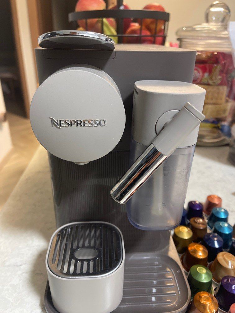 Nespresso lattissima touch grey, TV & Home Appliances, Kitchen ...