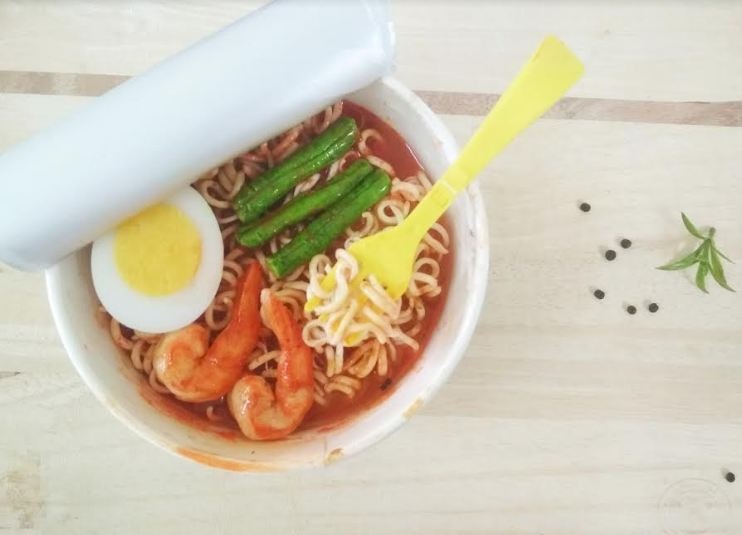 "Artificial fake food" "Simulated fried/soup noodles for display ...