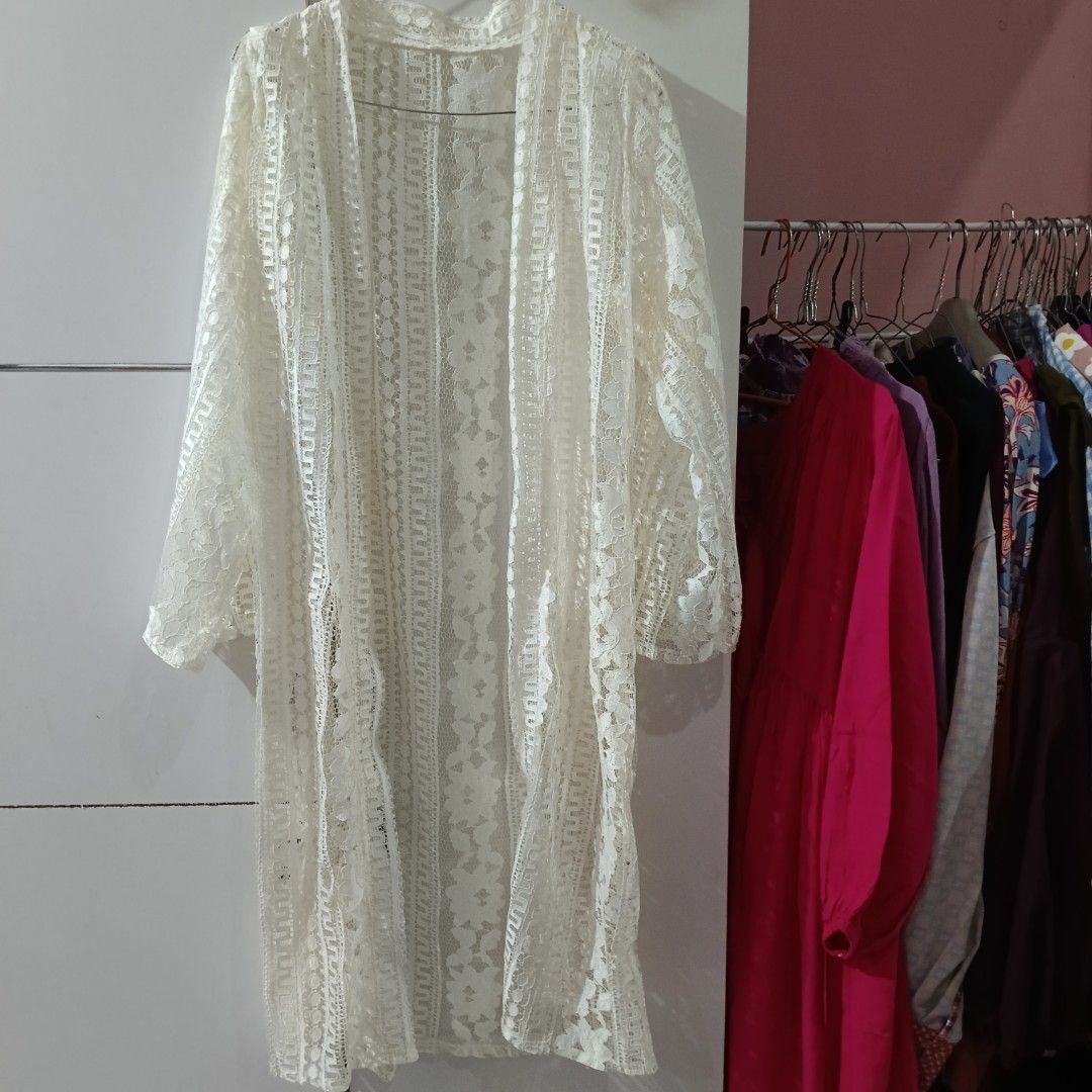 Outer Brokat, Fesyen Wanita, Pakaian Wanita, Atasan di Carousell