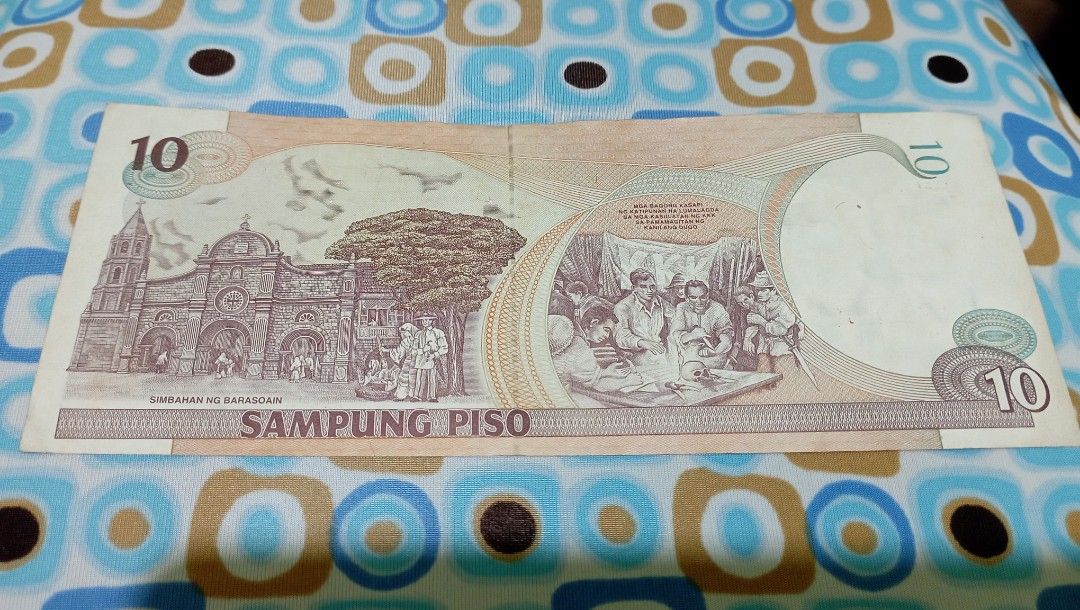 Philippines 10 Piso (Pesos) Banknote. Filipino Currency. Memorabilia ...