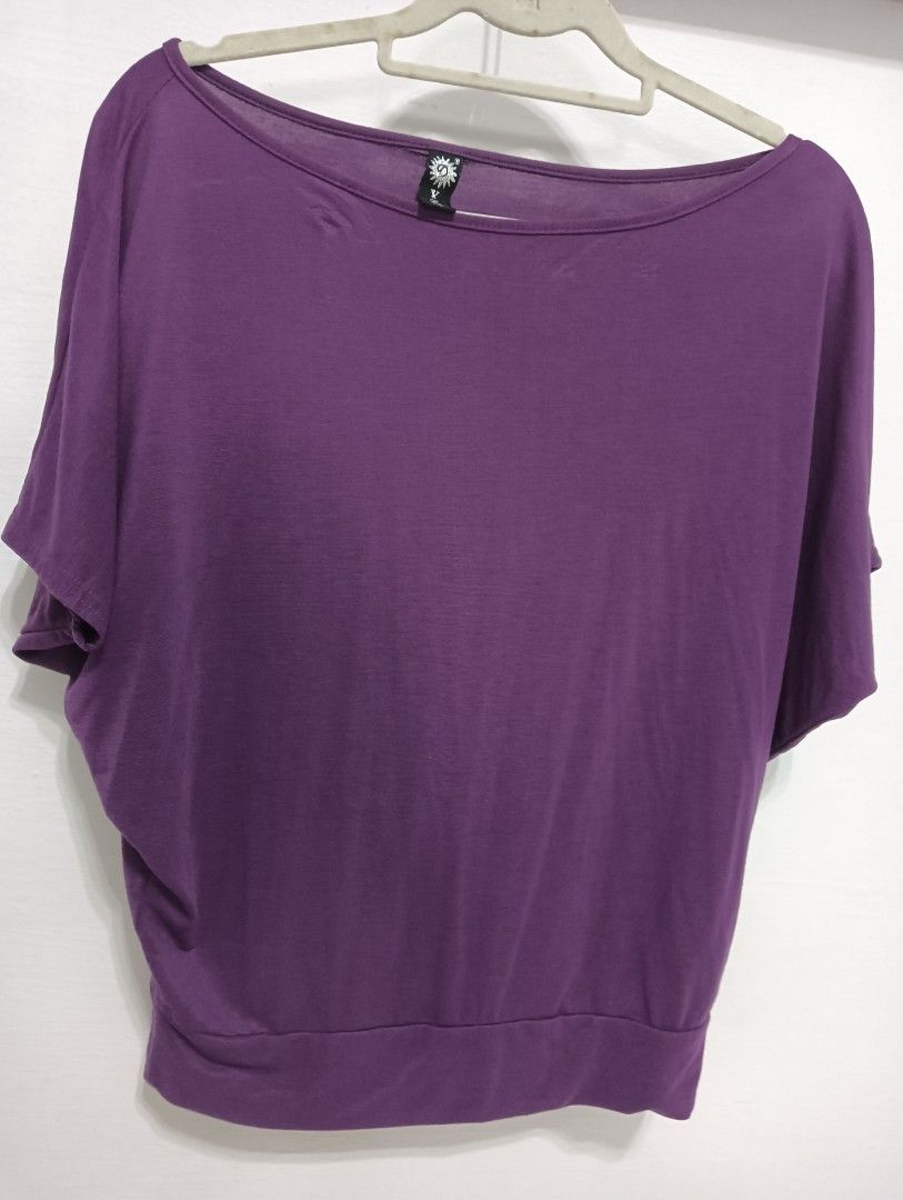 Purple top, Women's Fashion, Tops, Other Tops on Carousell