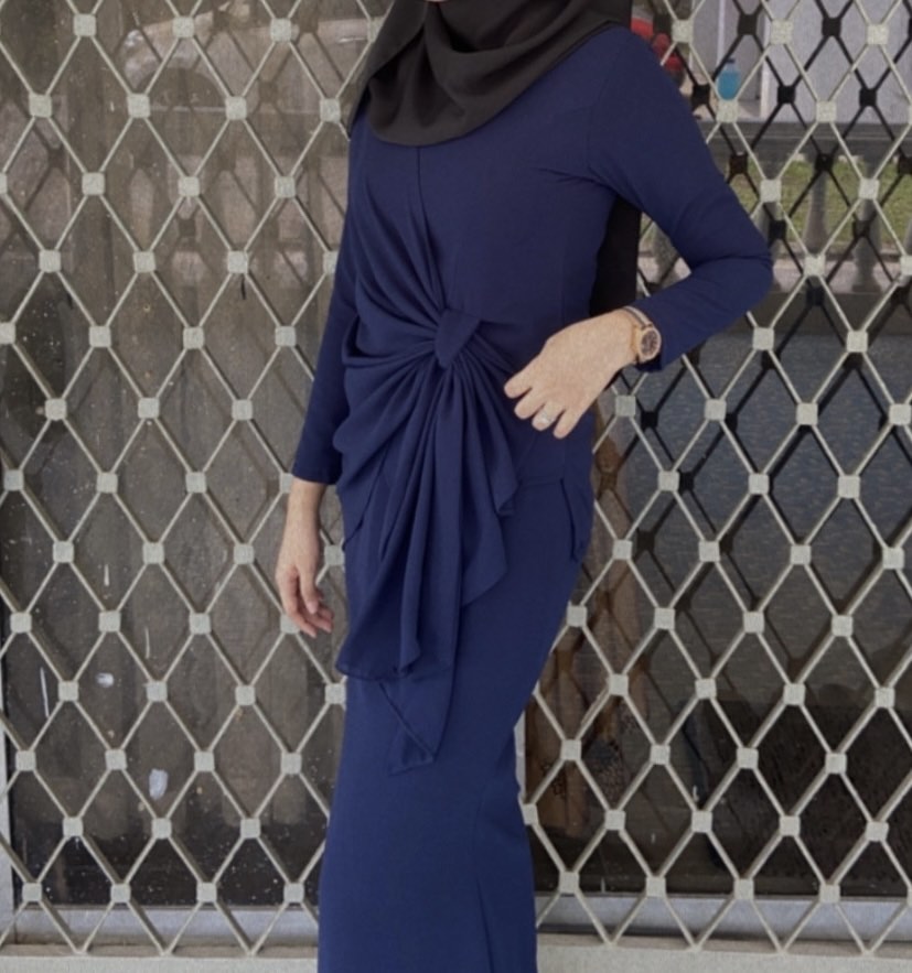 Qiszar Amber Luxe, Women's Fashion, Muslimah Fashion, Baju Kurung ...