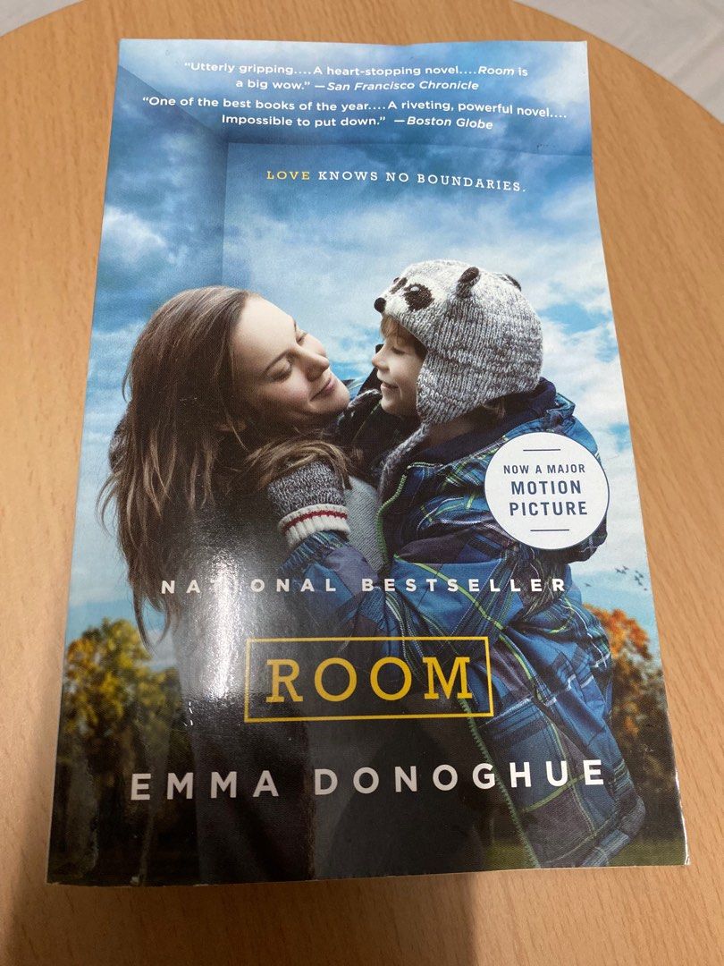 Room - Emma Donoghue, 興趣及遊戲, 書本 & 文具, 小說 & 故事書 - Carousell
