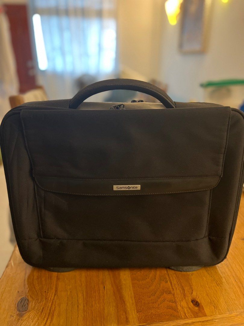 Samsonite computer-bag with strap, Men's Fashion, Bags, Briefcases on ...