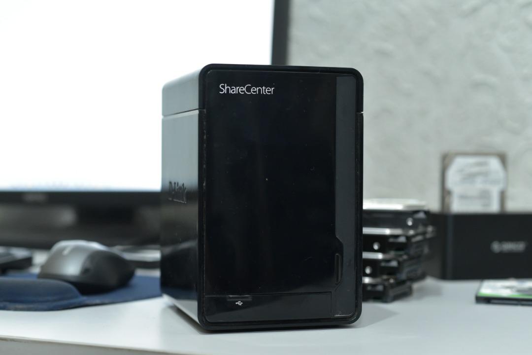 ShareCenter™ 2-Bay Network Storage Enclosure DNS-320 (Nego), Computers ...