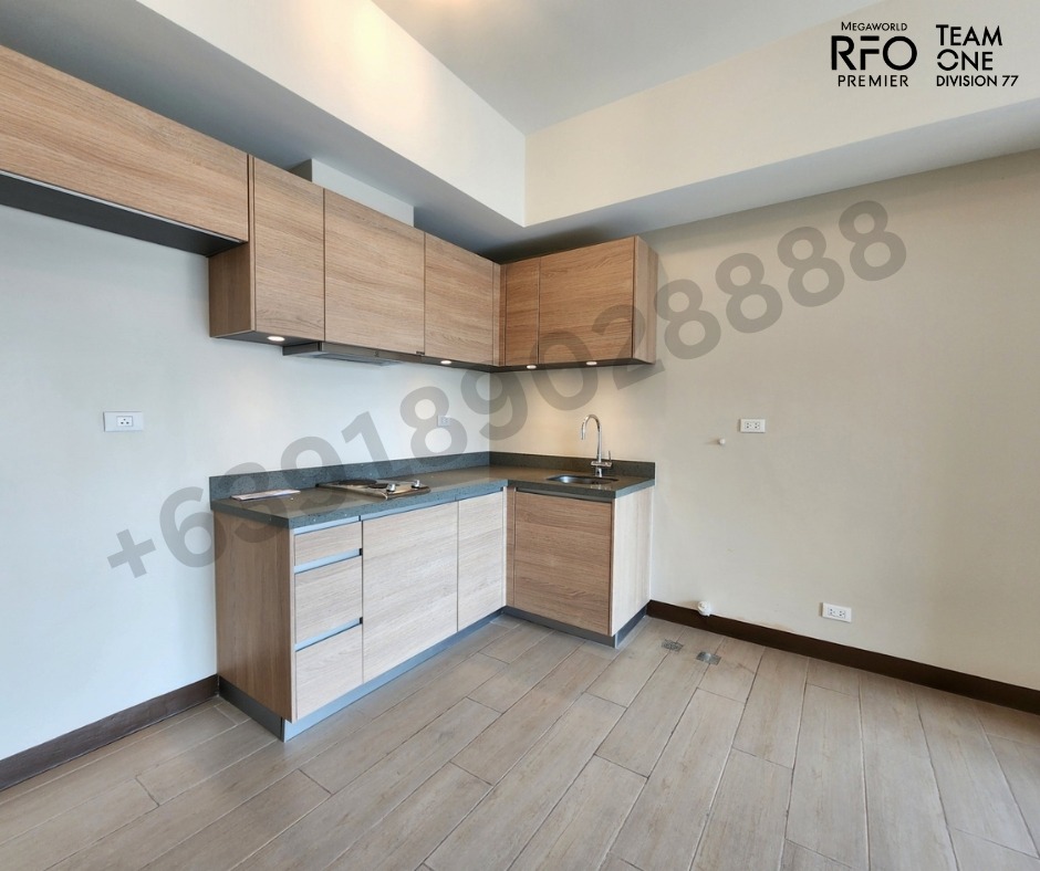 Spacious Studio unit with balcony 40 sqm in Fort Bonifacio Rent to own ...