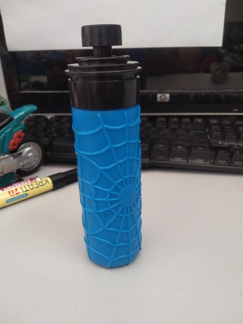 Spiderman water spray, Hobbies & Toys, Toys & Games on Carousell