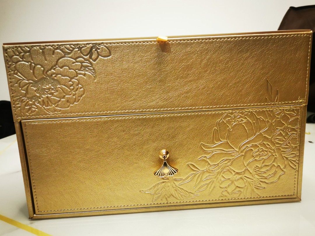 St regis mooncake box limited edition tea set, Furniture & Home Living ...