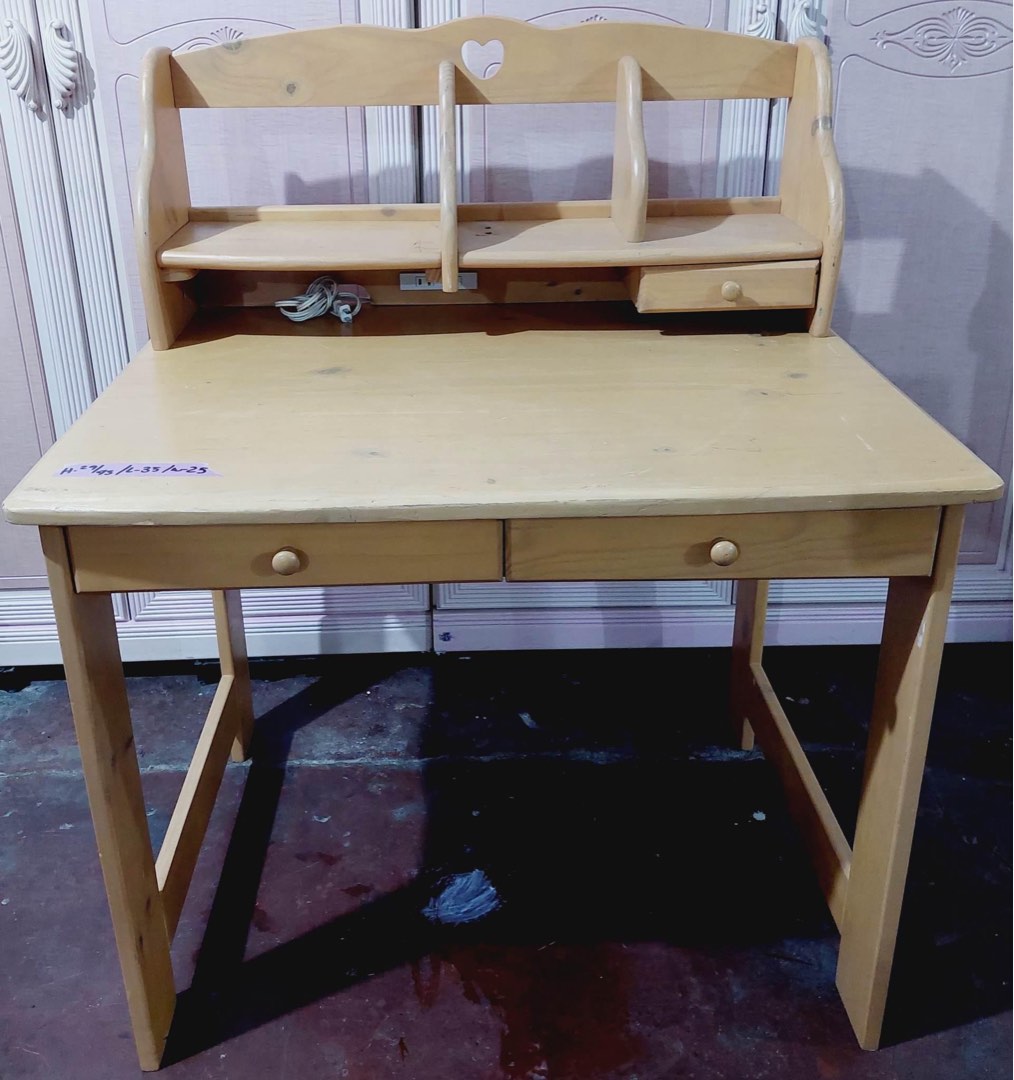 Study Table Japan surplus on Carousell