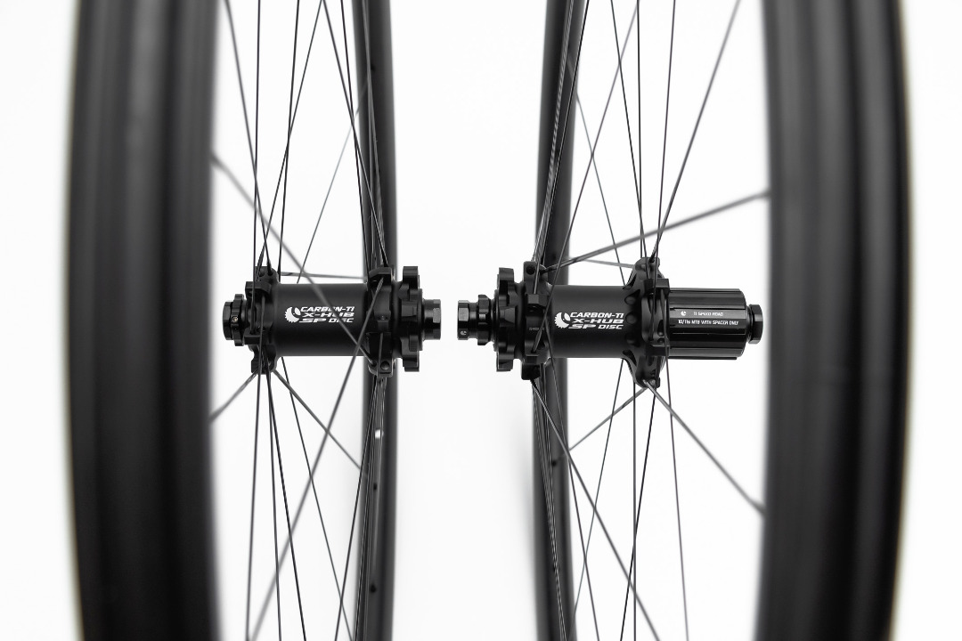 Custom Build, Taiwan Premium Super Lightweight Road & XC MTB Carbon ...