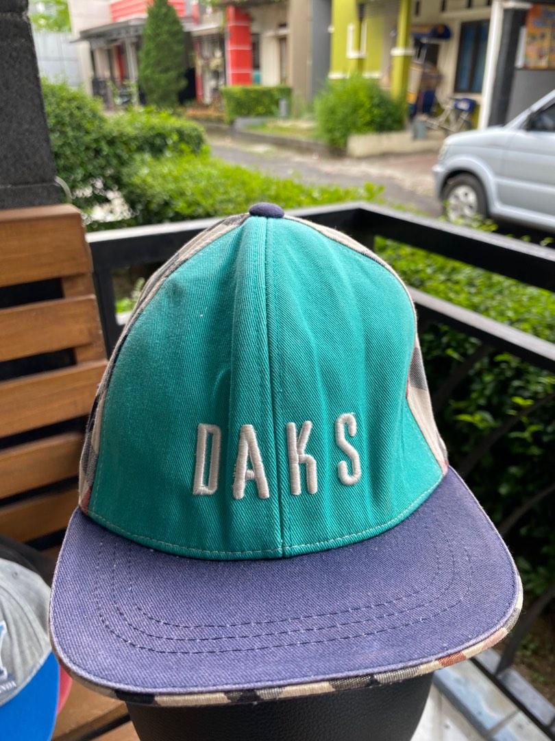 Topi anak DAKS, Fesyen Pria, Aksesoris, Topi di Carousell