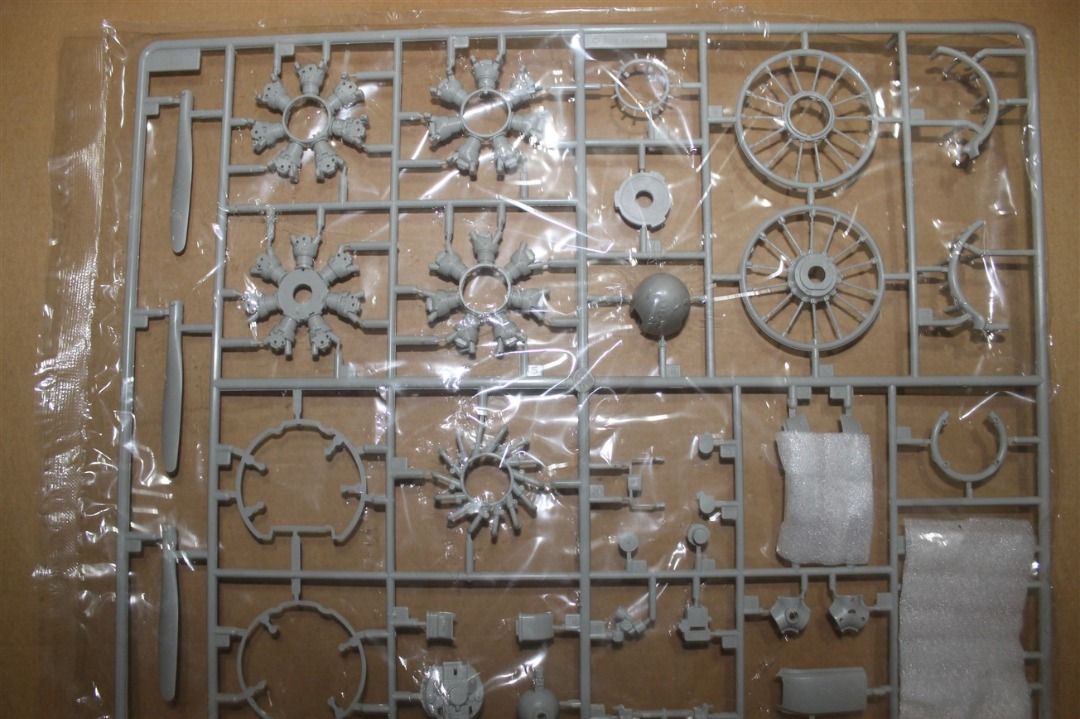 Trumpeter 02405 - Mitsubishi A6M2b Zero Type 21 1:24 scale model kit ...