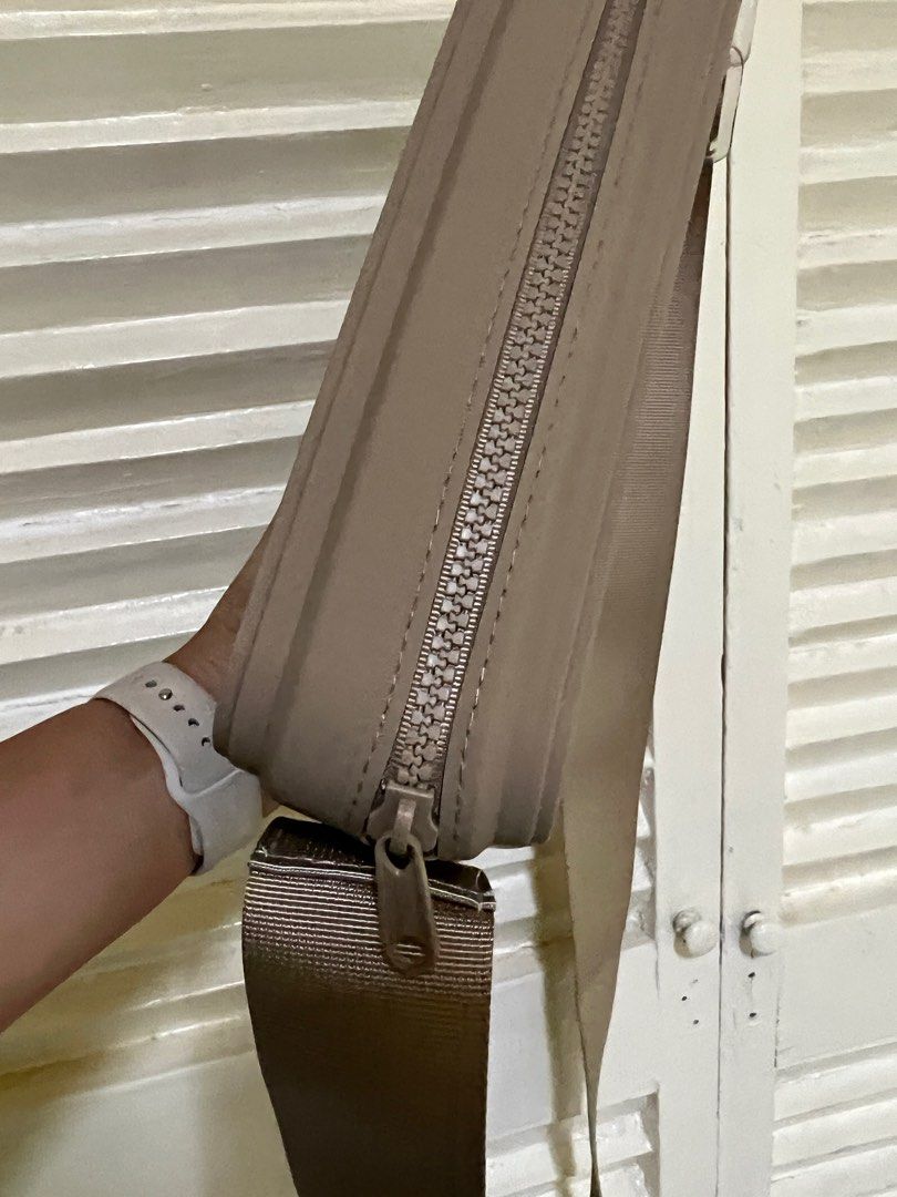 Viajecito Dupe Crossbody Silicone Bag, Women's Fashion, Bags & Wallets ...