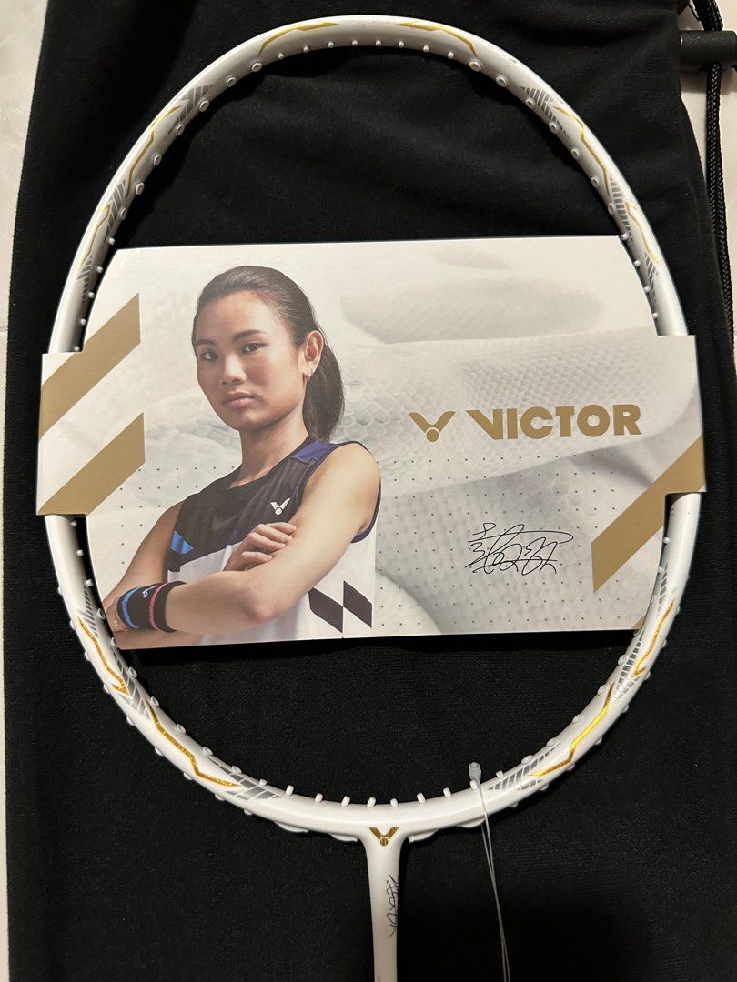 Victor thruster f enhanced Badminton Racket, Sports Equipment, Sports ...