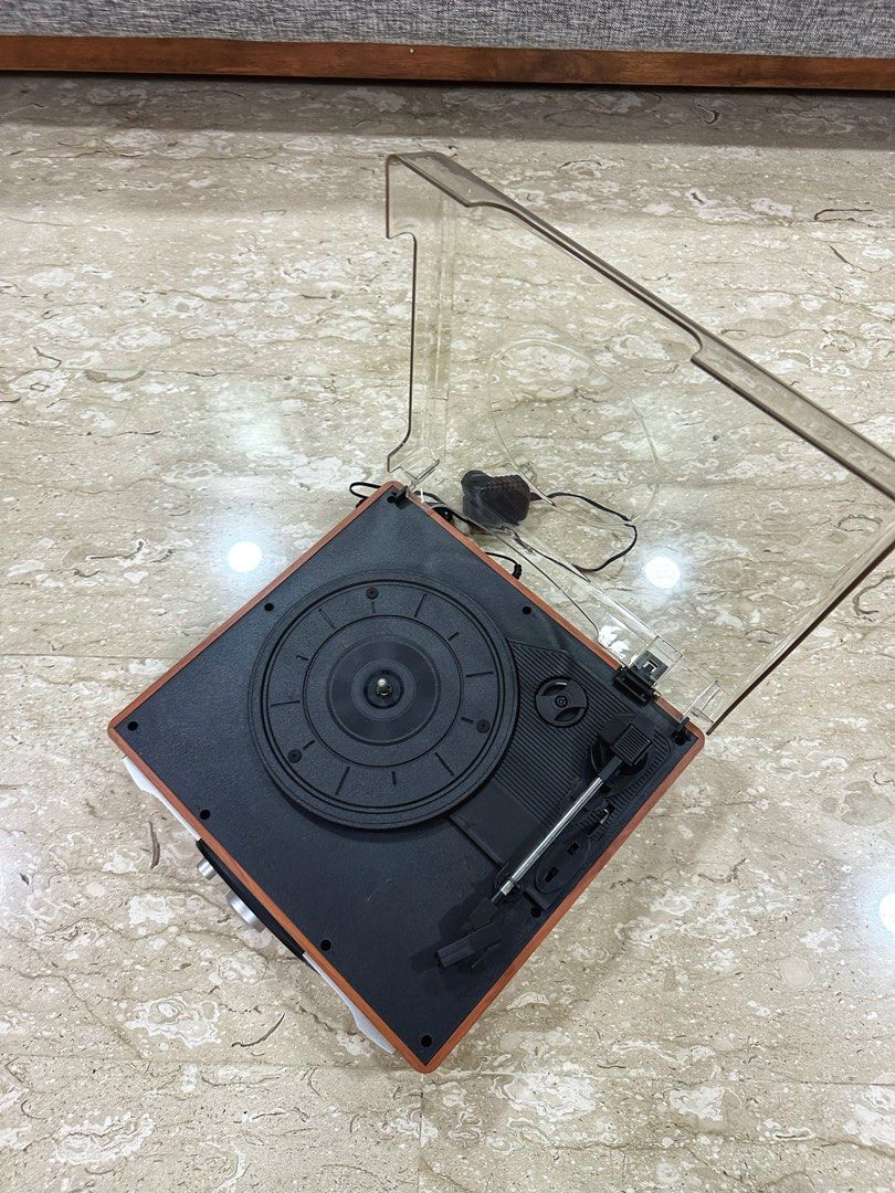 Vinyl record player turntable, Hobbies & Toys, Music & Media, Music ...