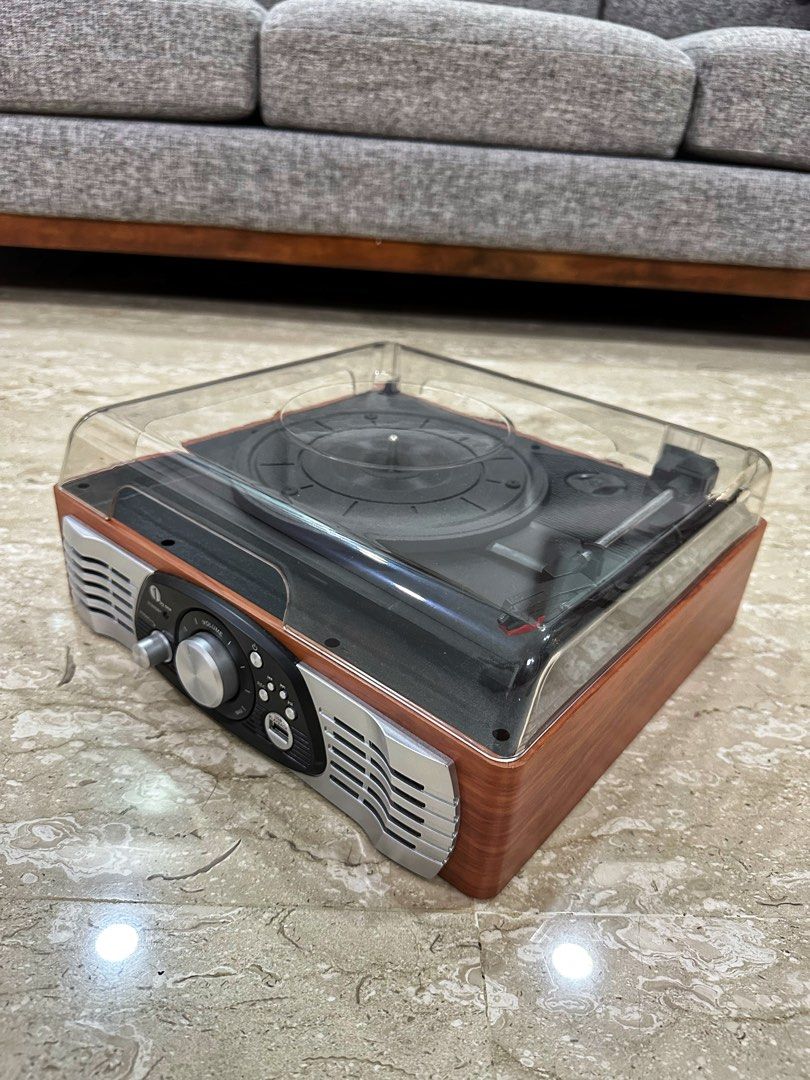 Vinyl record player turntable, Hobbies & Toys, Music & Media, Music ...