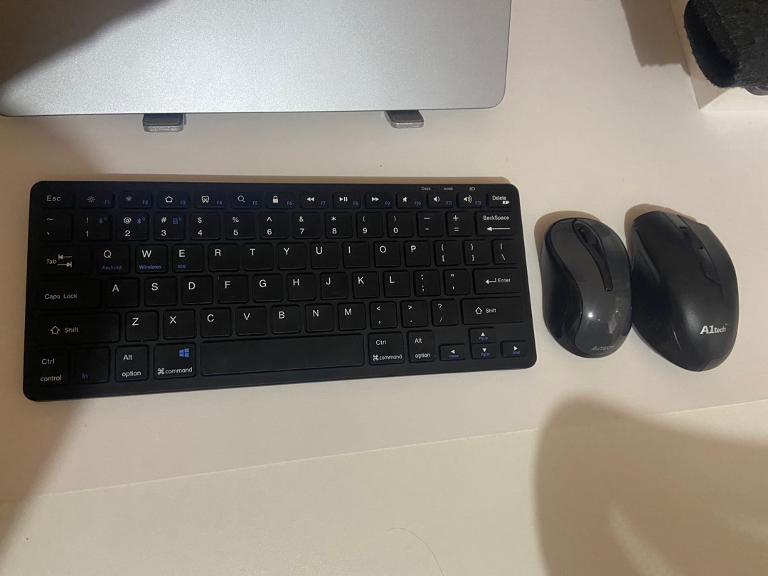 WIRELESS BLACK KEYBOARD WITH 2 FREE WIRELESS MOUSE, Computers & Tech ...