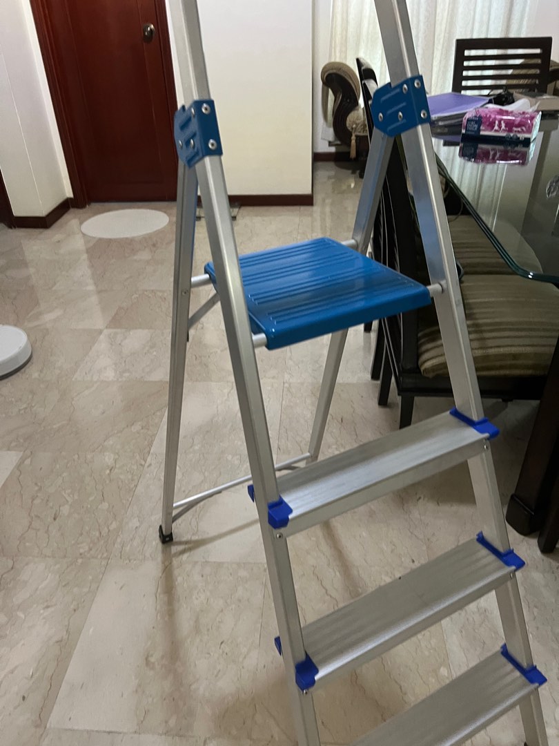 3 stepLadder, Furniture & Home Living, Home Improvement & Organisation, Ladders & Steps on Carousell