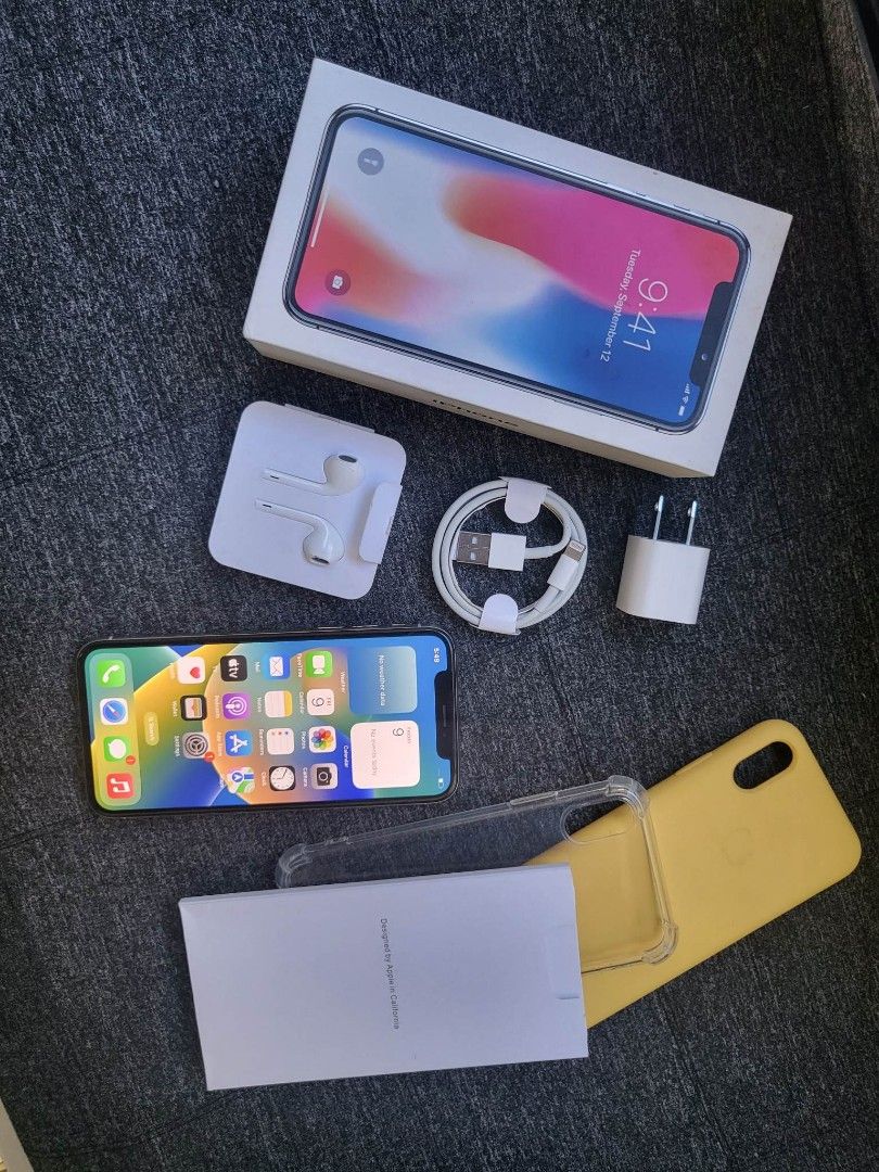 Apple iPhone X 64GB Factory Unlocked Complete set box accesories and ...