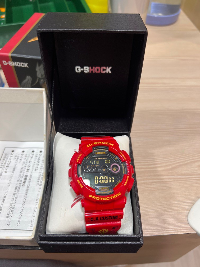 Casio G-Shock "GUNDAM" Collection 35th Anniversary GD-100 MS-06S GUNDAM ...