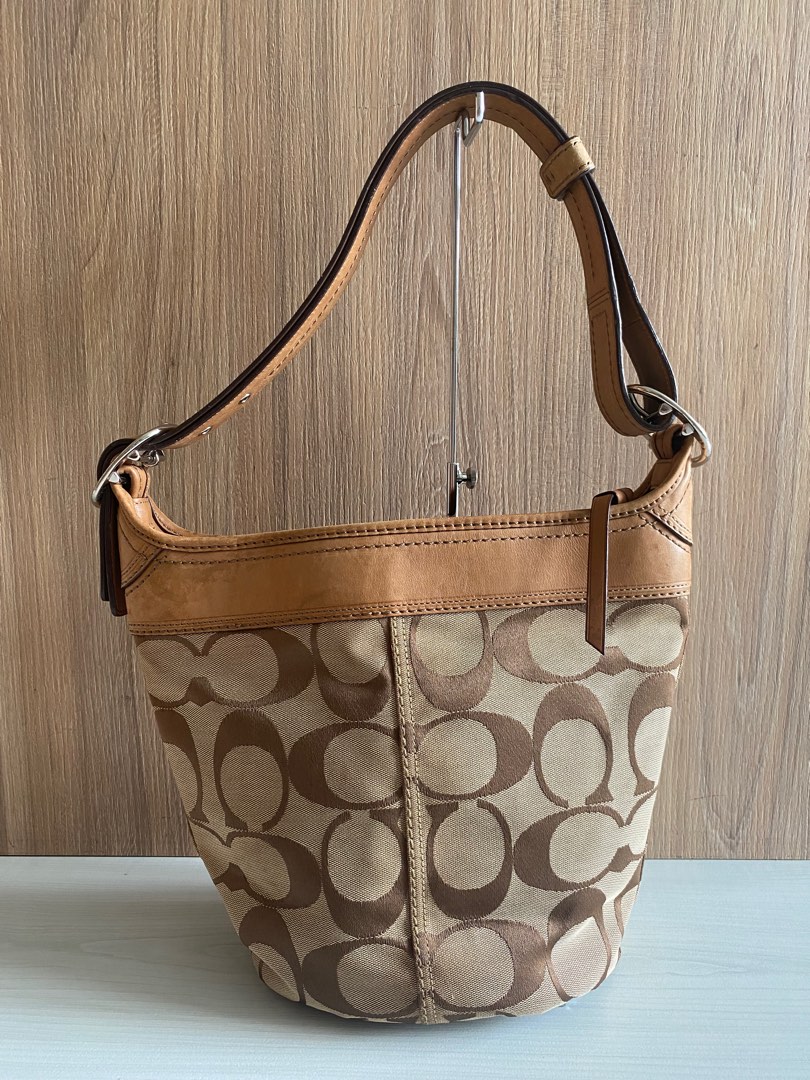 Coach Sling Bag, Women's Fashion, Bags & Wallets, Shoulder Bags on ...