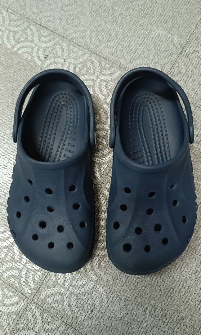 Crocs, adidas slide on Carousell