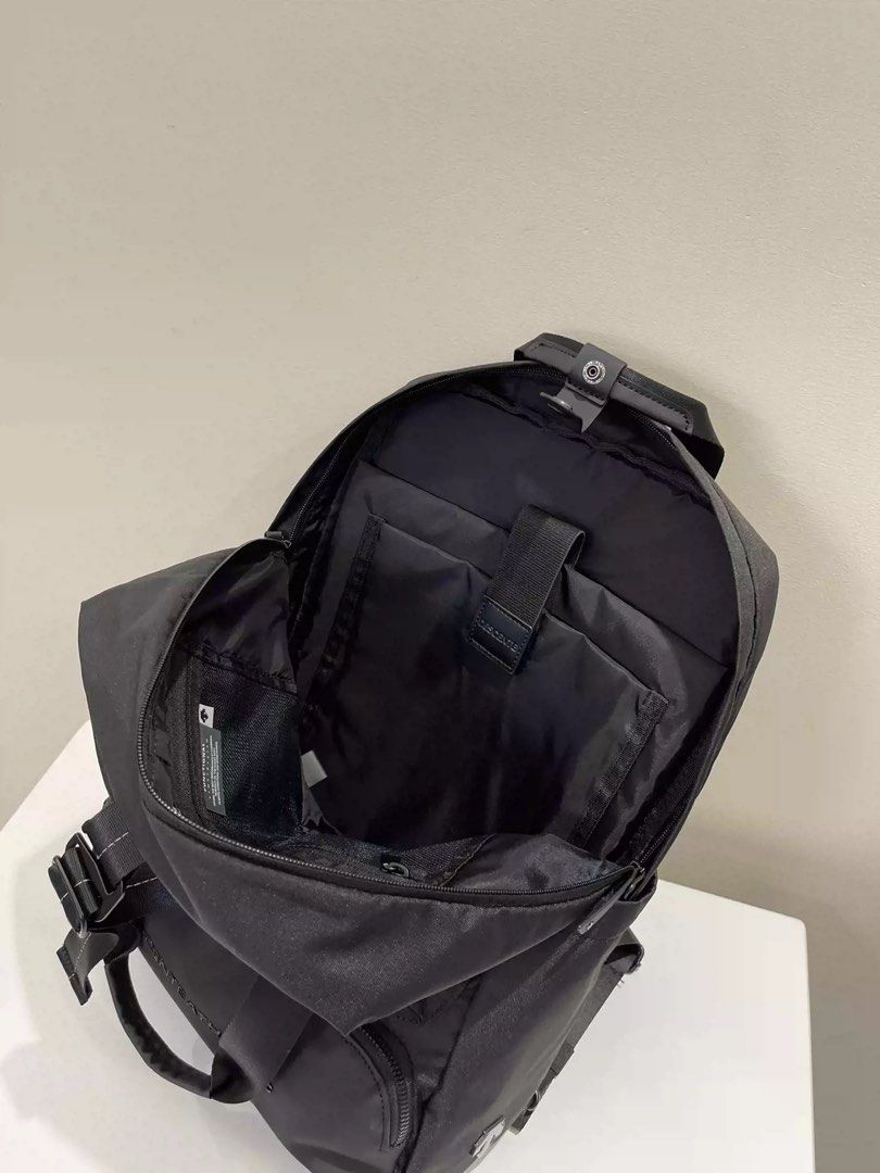 Descente Athletic Backpack, Men's Fashion, Bags, Backpacks on Carousell