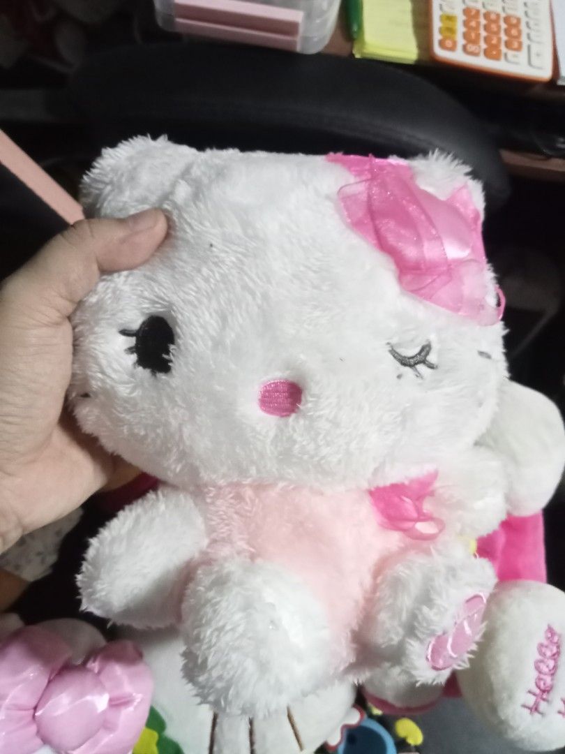 Hello Kitty Wink On Carousell