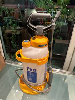 Hozelock 7L Pressure Sprayer, Furniture & Home Living, Gardening, Hose ...