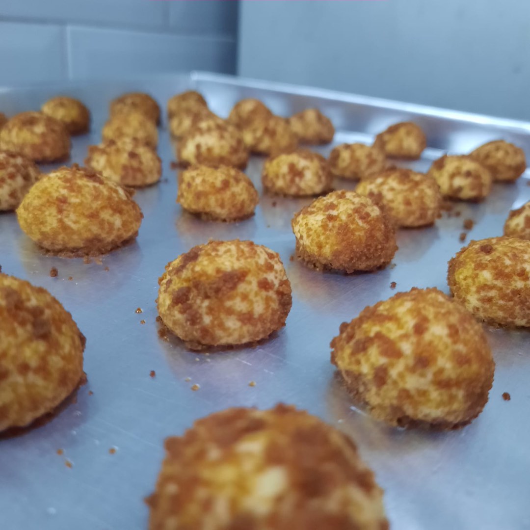 Kue Kering Palm Cheese, Makanan & Minuman, Kue-kue di Carousell