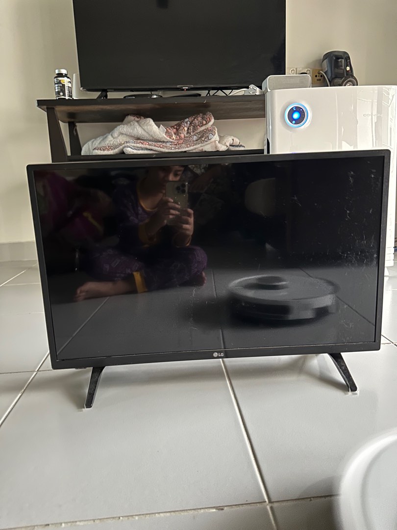 LG 28” TV, TV & Home Appliances, TV & Entertainment, TV on Carousell