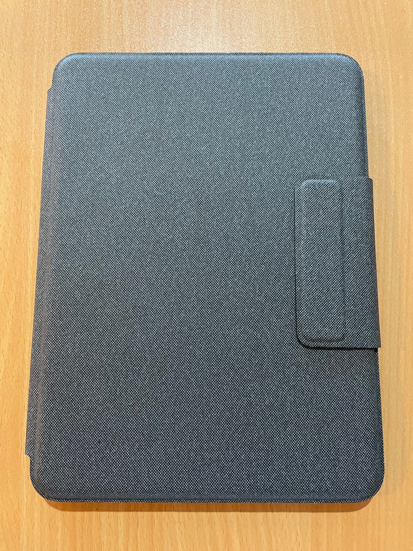 Logitech Folio Touch Backlit keyboard case with trackpad for Pad Air 10 ...