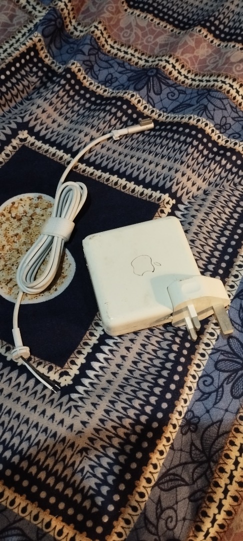 Magsafe Charger Apple Macbook 85 watts, Computers & Tech, Laptops ...
