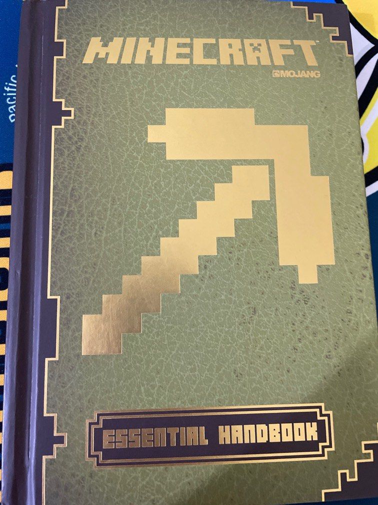 Minecraft Crafting Essential Handbook, 興趣及遊戲, 書本 & 文具, 兒童書籍 - Carousell