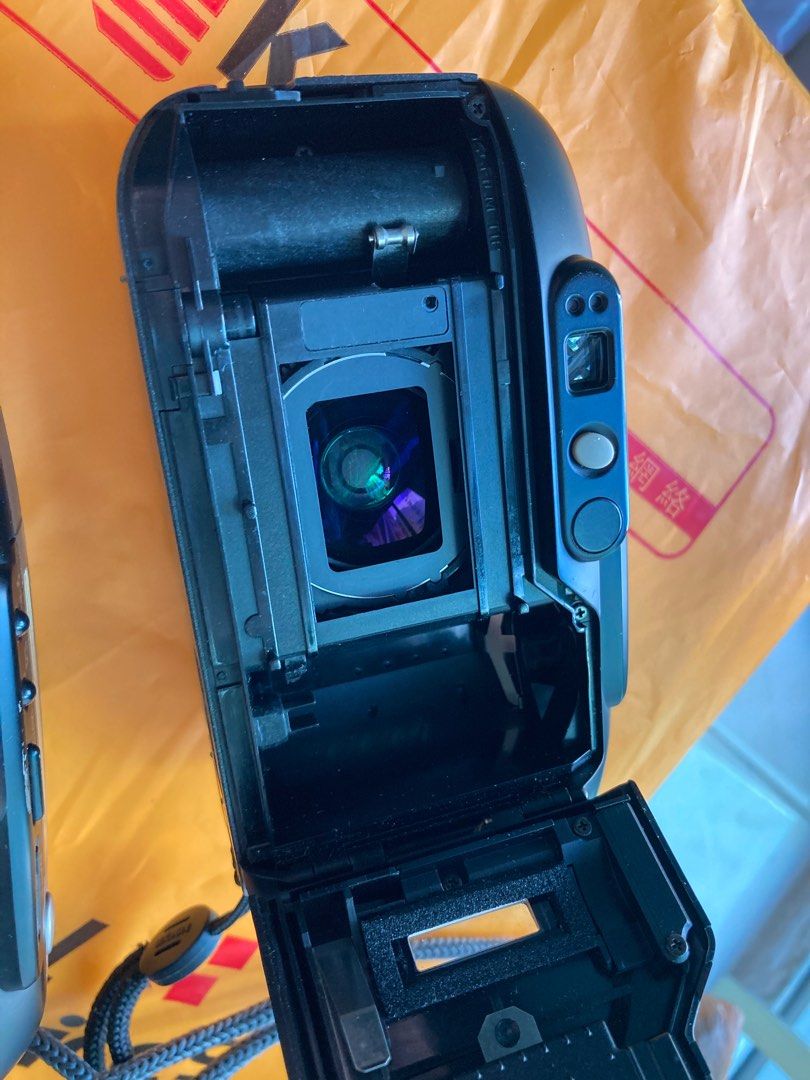 Minolta Riva Zoom 70w, 28-70mm Macro (not Contax TVS, Yashica t4 zoom ...