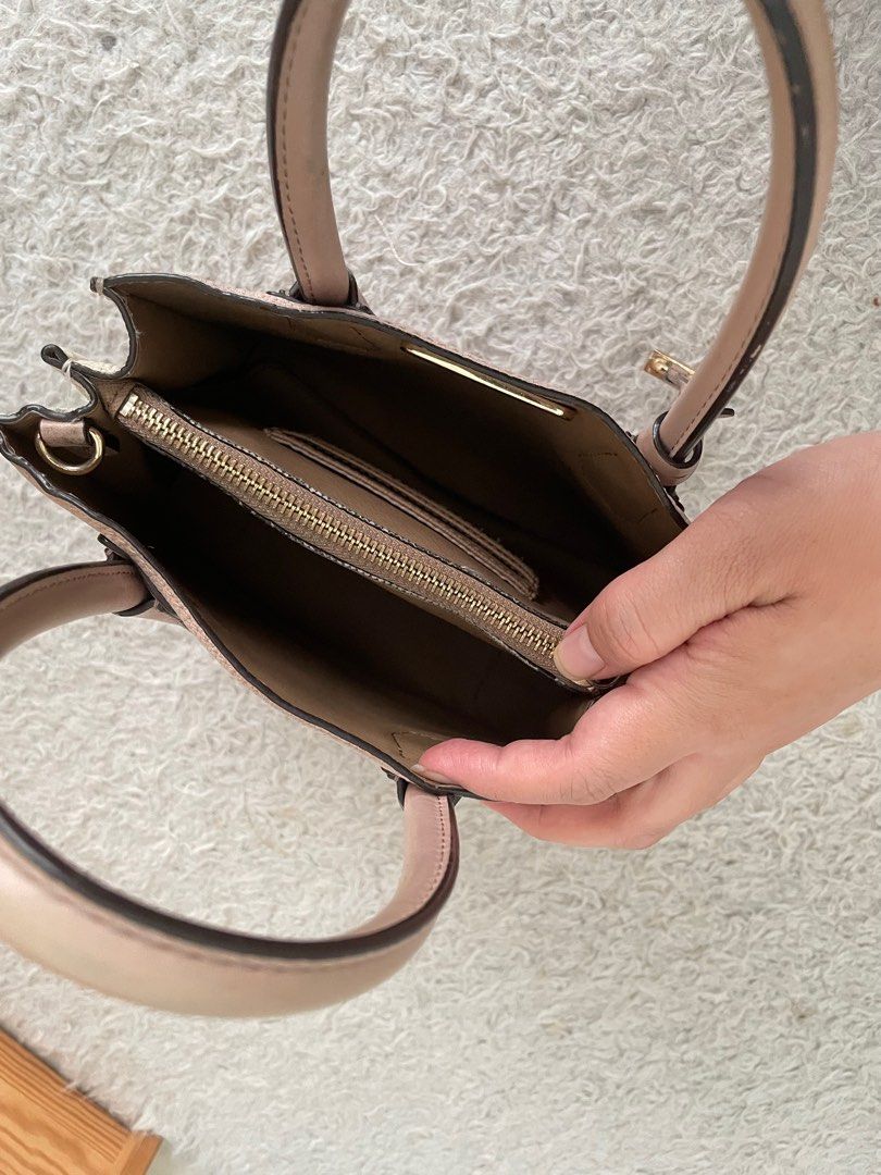 MK mercer 2 tone, Barang Mewah, Tas & Dompet di Carousell