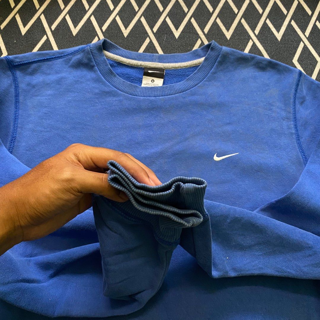 Nike Mini Swoosh Sweatshirt, Men's Fashion, Tops & Sets, Hoodies on ...