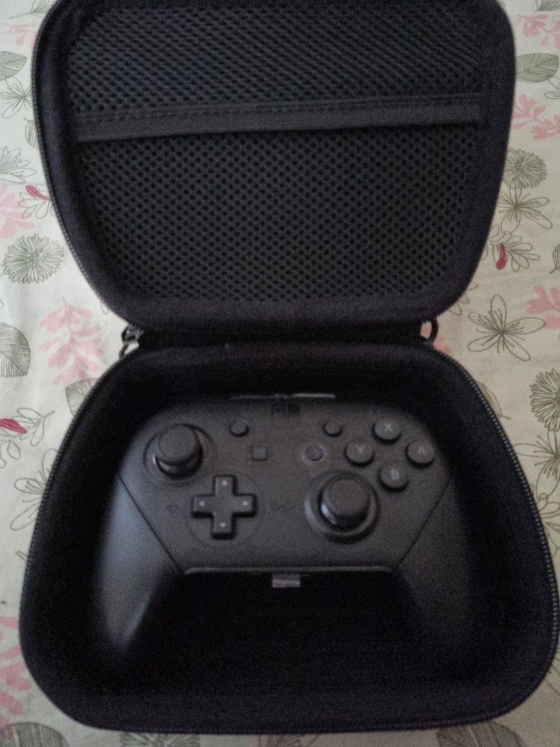 Nintendo Pro Controller w/ Skull & Co Carry Case on Carousell