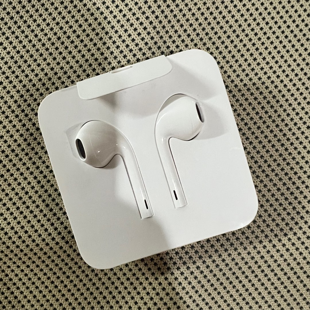 Original Apple Earpods with Lightning Connector on Carousell