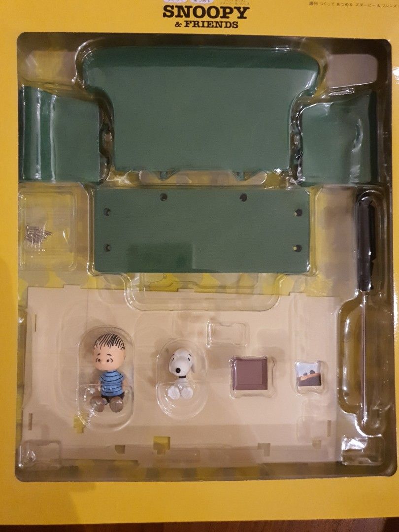 Peanuts snoopy figurine magazine book issue 1 collector type, Hobbies ...