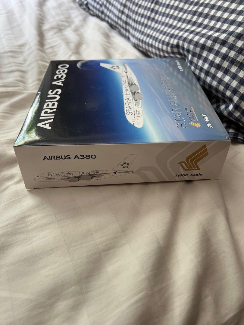 Phoenix Singapore Airlines A380 9V-SKX, Hobbies & Toys, Memorabilia ...